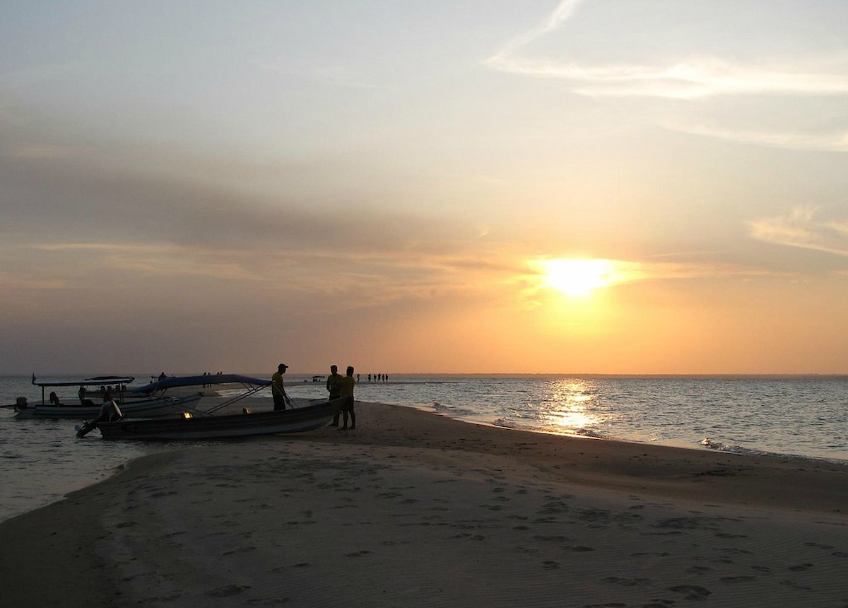 Ponta do Cururu em Alter do Chão: o local do melhor pôr do sol